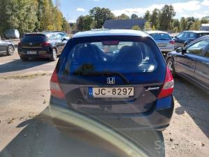 Blue Honda Jazz 2002 in Talsi, with an engine capacity of 1.40 L and mileage of 268 thousand km for 1200 €, photo 6 on AUTOMOTO.COM.LV