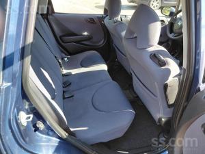Blue Honda Jazz 2002 in Talsi, with an engine capacity of 1.40 L and mileage of 268 thousand km for 1200 €, photo 9 on AUTOMOTO.COM.LV