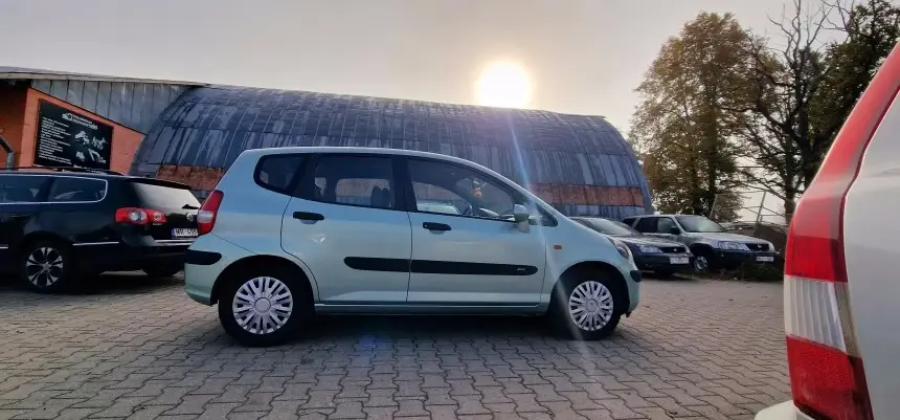 Zils Honda Jazz 2002 Valmiera, ar dzinēja tilpumu 1.40 L un nobraukumu 180 tūkst. km par 1250 €, foto 3 vietnē AUTOMOTO.COM.LV