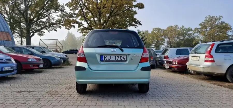 Zils Honda Jazz 2002 Valmiera, ar dzinēja tilpumu 1.40 L un nobraukumu 180 tūkst. km par 1250 €, foto 5 vietnē AUTOMOTO.COM.LV