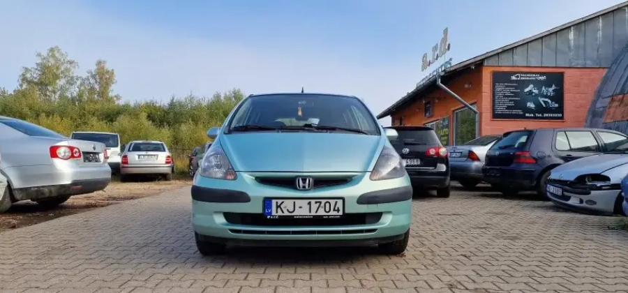 Zils Honda Jazz 2002 Valmiera, ar dzinēja tilpumu 1.40 L un nobraukumu 180 tūkst. km par 1250 €, foto 9 vietnē AUTOMOTO.COM.LV