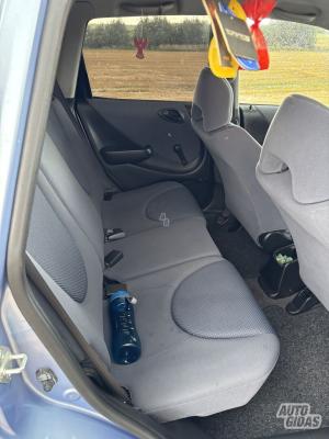 Zils Honda Jazz 2002 Alīta, ar dzinēja tilpumu 1.20 L un nobraukumu 150 tūkst. km par 2100 €, foto 9 vietnē AUTOMOTO.COM.LV