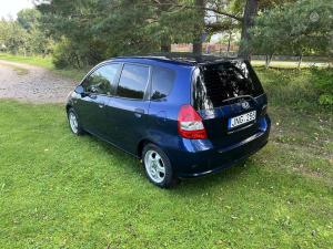 Blue Honda Jazz 2002 in Jonava, with an engine capacity of 1.34 L and mileage of 246 thousand km for 550 €, photo 5 on AUTOMOTO.COM.LV