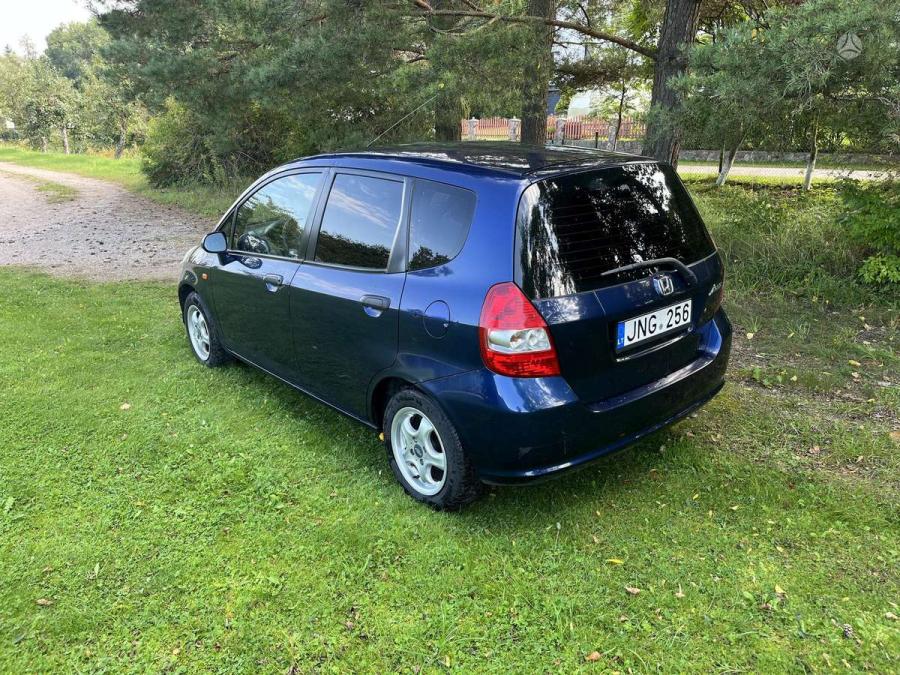 Blue Honda Jazz 2002 in Jonava, with an engine capacity of 1.34 L and mileage of 246 thousand km for 550 €, photo 5 on AUTOMOTO.COM.LV