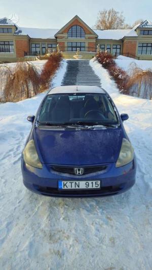 Zils Honda Jazz 2003 Viļņa, ar dzinēja tilpumu 1.34 L un nobraukumu 212 tūkst. km par 850 €, foto  vietnē AUTOMOTO.COM.LV