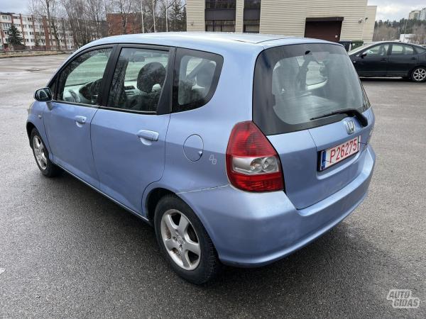 Zils Honda Jazz 2003 Viļņa, ar dzinēja tilpumu 1.30 L un nobraukumu 138 tūkst. km par 1500 €, foto 5 vietnē AUTOMOTO.COM.LV
