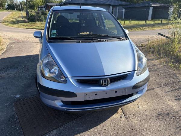 Zils Honda Jazz 2003 Viļņa, ar dzinēja tilpumu 1.40 L un nobraukumu 154 tūkst. km par 2400 €, foto 2 vietnē AUTOMOTO.COM.LV
