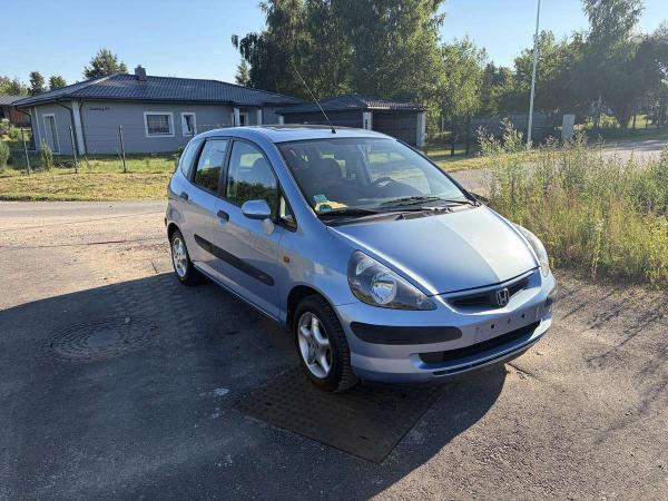 Zils Honda Jazz 2003 Viļņa, ar dzinēja tilpumu 1.40 L un nobraukumu 154 tūkst. km par 2400 €, foto 3 vietnē AUTOMOTO.COM.LV
