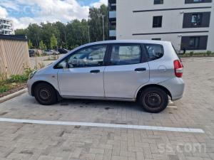 Blue Honda Jazz 2003 in Riga, with an engine capacity of 1.40 L and mileage of 280 thousand km for 1050 €, photo 5 on AUTOMOTO.COM.LV