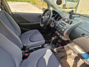 Blue Honda Jazz 2003 in Riga, with an engine capacity of 1.40 L and mileage of 280 thousand km for 1050 €, photo 9 on AUTOMOTO.COM.LV