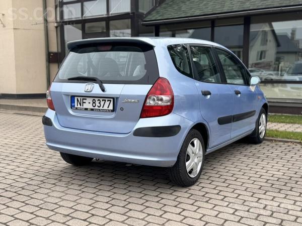 Honda Jazz 2003 Tukums vietnÄ Zils Honda Jazz 2003 Tukums, ar dzinÄja tilpumu 1.30 L un nobraukumu 140 tÅ«kst. km par 990 ā¬, foto 4 vietnÄ AUTOMOTO.COM.LV