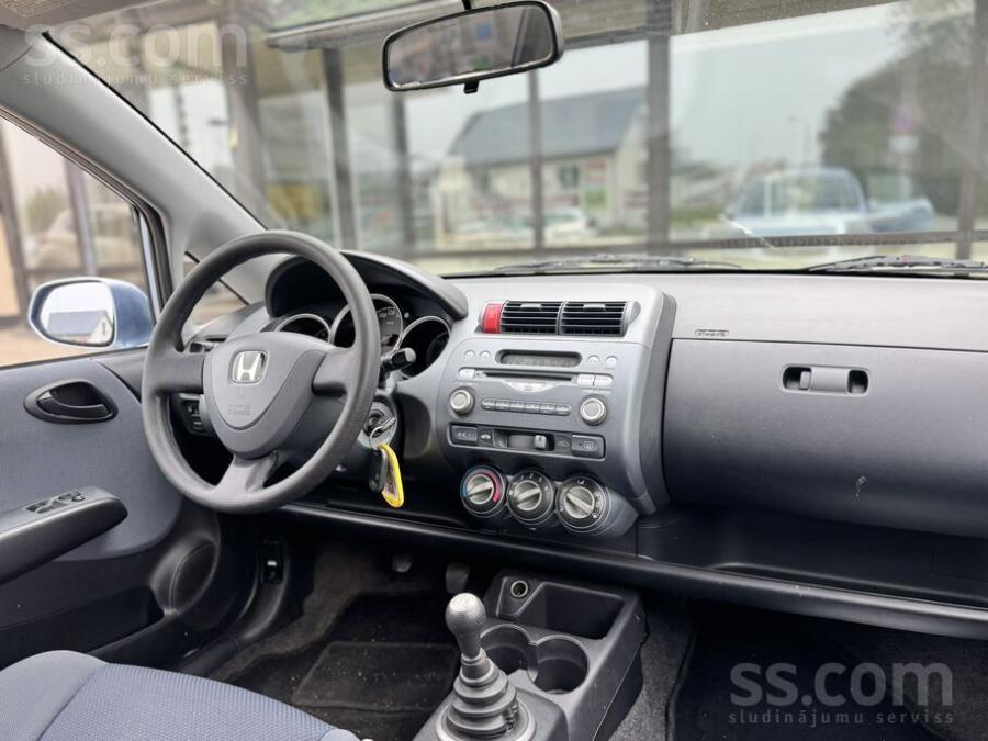Синий Хонда Джаз 2003 в Тукумс, объемом двигателя 1.30 л и пробегом 140 тыс. км за 990 €, фото 6 на AUTOMOTO.COM.LV