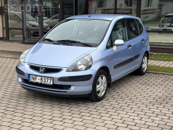 Honda Jazz 2003 in Tukums on AUTOMOTO.COM.LV Blue Honda Jazz 2003 in Tukums, with an engine capacity of 1.30 L and mileage of 140 thousand km for 990 €, photo 1 on AUTOMOTO.COM.LV