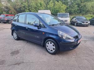 Blue Honda Jazz 2004 in Ignalina, with an engine capacity of 1.30 L and mileage of 200 thousand km for 1150 €, photo 4 on AUTOMOTO.COM.LV