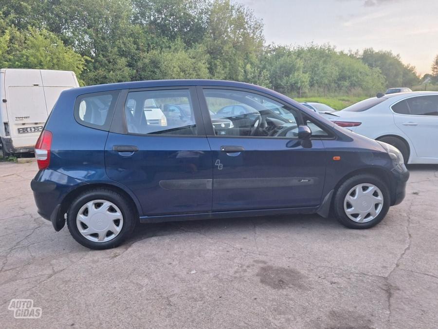 Blue Honda Jazz 2004 in Ignalina, with an engine capacity of 1.30 L and mileage of 200 thousand km for 1150 €, photo 5 on AUTOMOTO.COM.LV