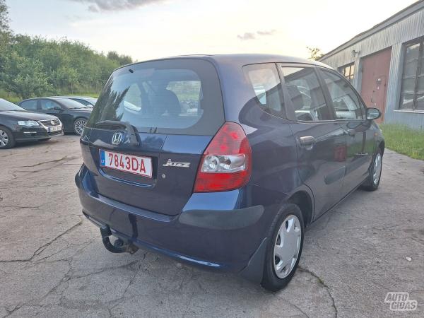 Blue Honda Jazz 2004 in Ignalina, with an engine capacity of 1.30 L and mileage of 200 thousand km for 1150 €, photo 5 on AUTOMOTO.COM.LV