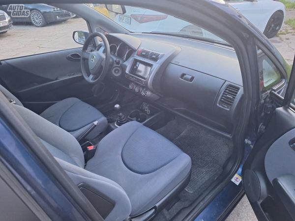 Blue Honda Jazz 2004 in Ignalina, with an engine capacity of 1.30 L and mileage of 200 thousand km for 1150 €, photo 6 on AUTOMOTO.COM.LV