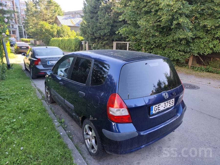 Zils Honda Jazz 2004 Rīga, ar dzinēja tilpumu 1.30 L un nobraukumu 341 tūkst. km par 500 €, foto 3 vietnē AUTOMOTO.COM.LV