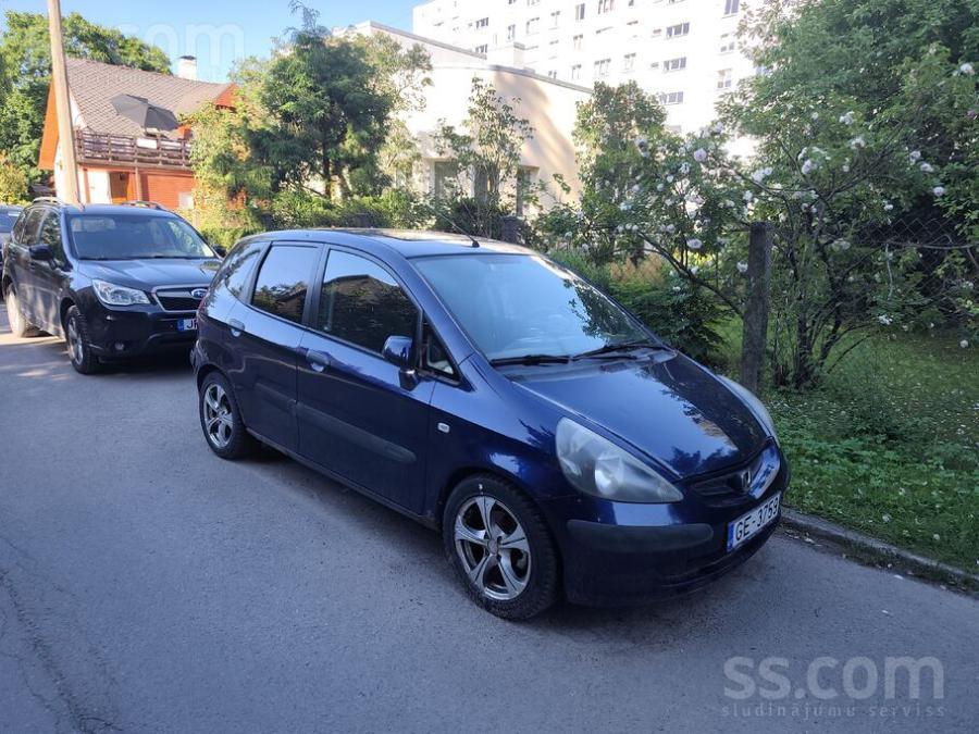 Zils Honda Jazz 2004 Rīga, ar dzinēja tilpumu 1.30 L un nobraukumu 341 tūkst. km par 500 €, foto 5 vietnē AUTOMOTO.COM.LV