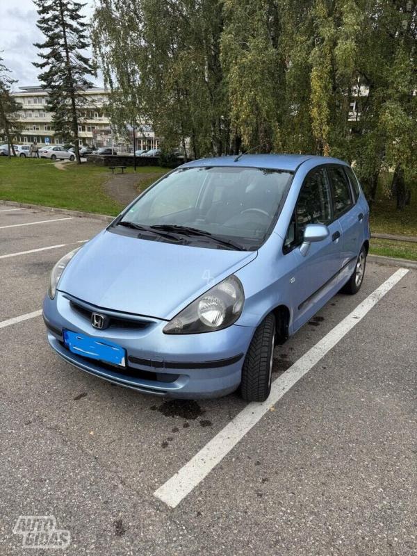 Хонда Джаз 2004 в Вильнюс на AUTOMOTO.COM.LV Синий Хонда Джаз 2004 в Вильнюс, объемом двигателя 1.30 л и пробегом 299 тыс. км за 1400 €, фото 1 на AUTOMOTO.COM.LV