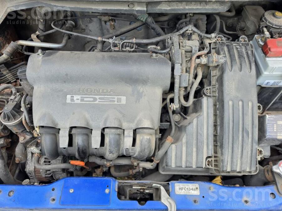 Blue Honda Jazz 2004 in Madona, with an engine capacity of 1.40 L and mileage of 235 thousand km for 400 €, photo 3 on AUTOMOTO.COM.LV