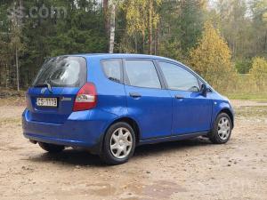 Blue Honda Jazz 2004 in Madona, with an engine capacity of 1.40 L and mileage of 235 thousand km for 400 €, photo 7 on AUTOMOTO.COM.LV