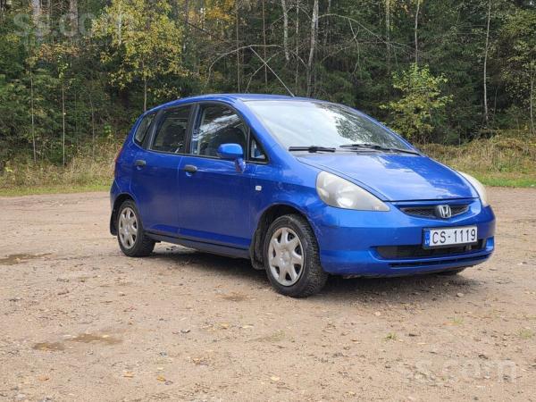 Blue Honda Jazz 2004 in Madona, with an engine capacity of 1.40 L and mileage of 235 thousand km for 400 €, photo 8 on AUTOMOTO.COM.LV