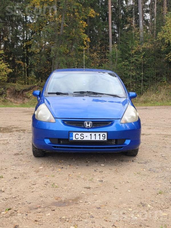Blue Honda Jazz 2004 in Madona, with an engine capacity of 1.40 L and mileage of 235 thousand km for 400 €, photo 11 on AUTOMOTO.COM.LV