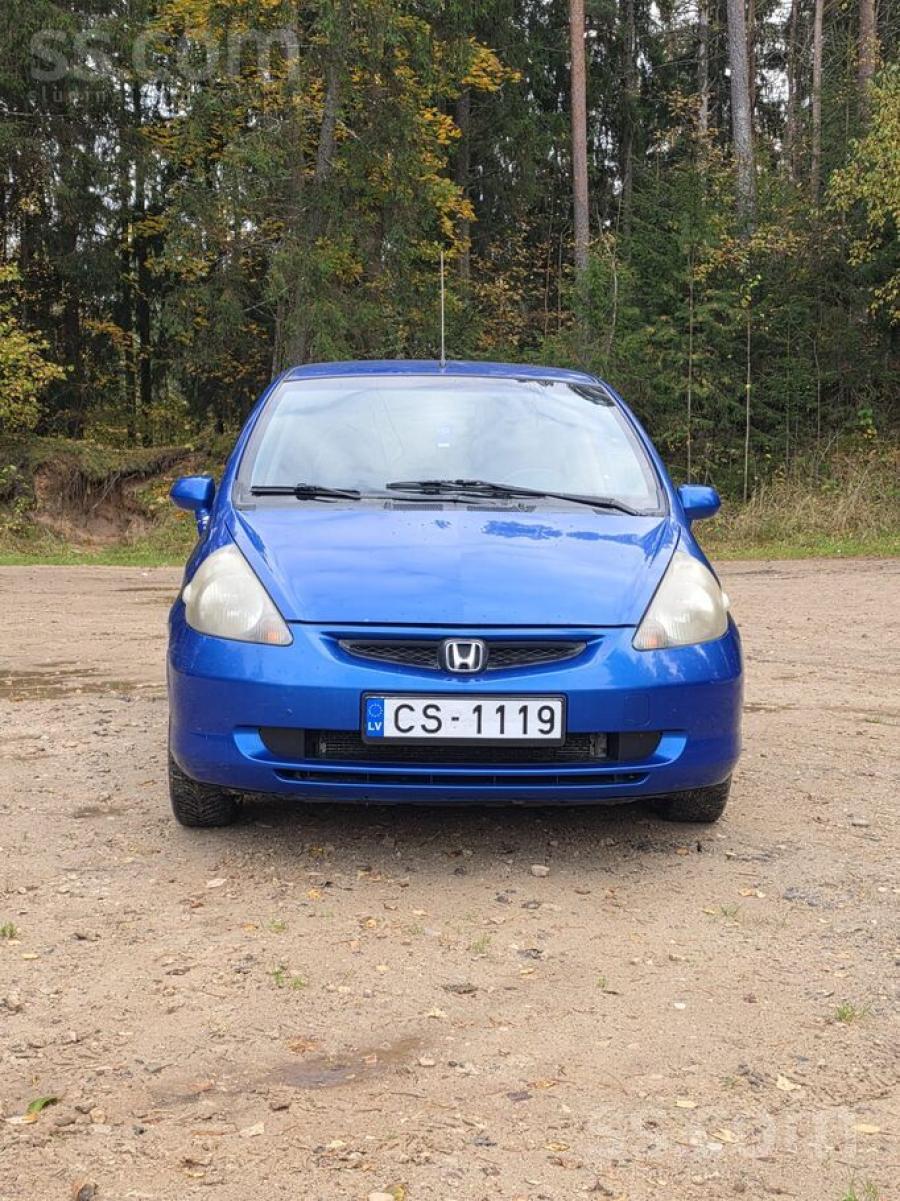 Blue Honda Jazz 2004 in Madona, with an engine capacity of 1.40 L and mileage of 235 thousand km for 400 €, photo 11 on AUTOMOTO.COM.LV