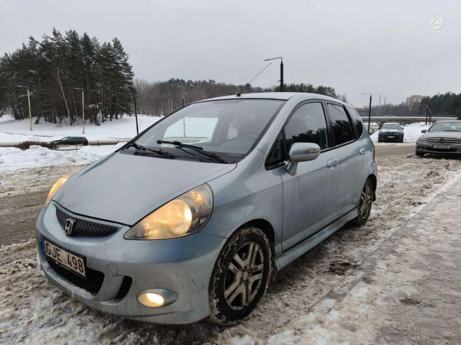 Blue Honda Jazz 2005 in Vilnius, with an engine capacity of 1.34 L and mileage of 277 thousand km for 1200 €, photo 1 on AUTOMOTO.COM.LV
