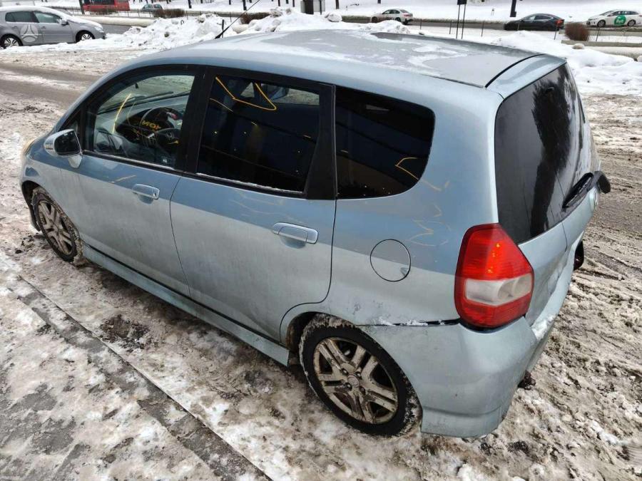 Blue Honda Jazz 2005 in Vilnius, with an engine capacity of 1.34 L and mileage of 277 thousand km for 1200 €, photo 7 on AUTOMOTO.COM.LV