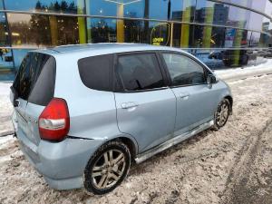 Blue Honda Jazz 2005 in Vilnius, with an engine capacity of 1.34 L and mileage of 277 thousand km for 1200 €, photo 12 on AUTOMOTO.COM.LV