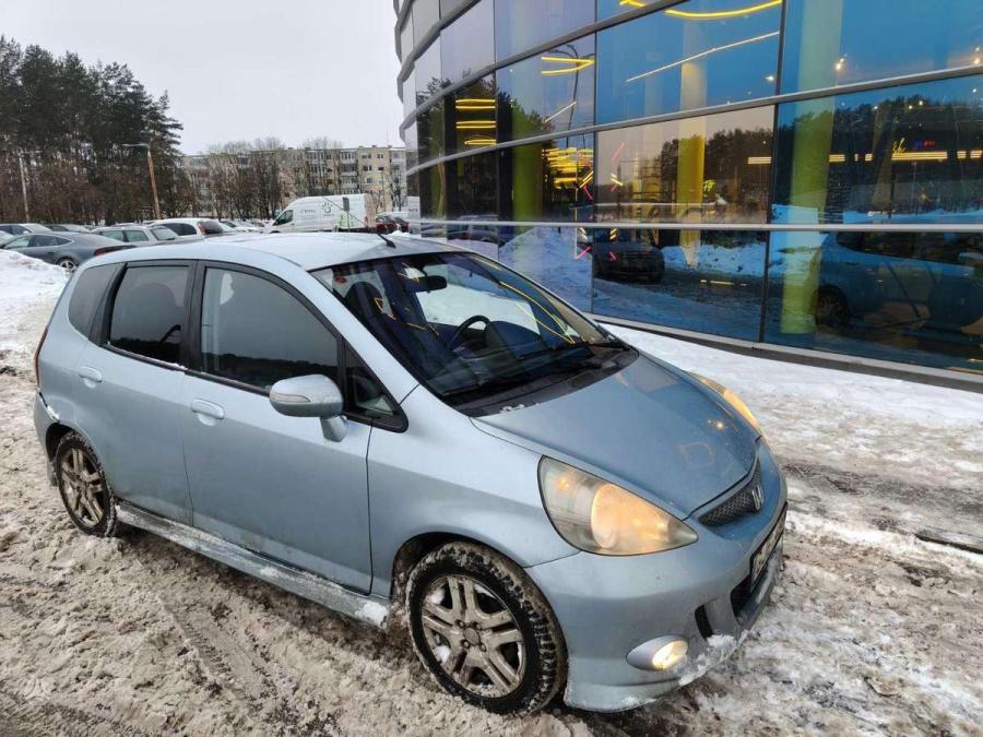 Blue Honda Jazz 2005 in Vilnius, with an engine capacity of 1.34 L and mileage of 277 thousand km for 1200 €, photo 13 on AUTOMOTO.COM.LV