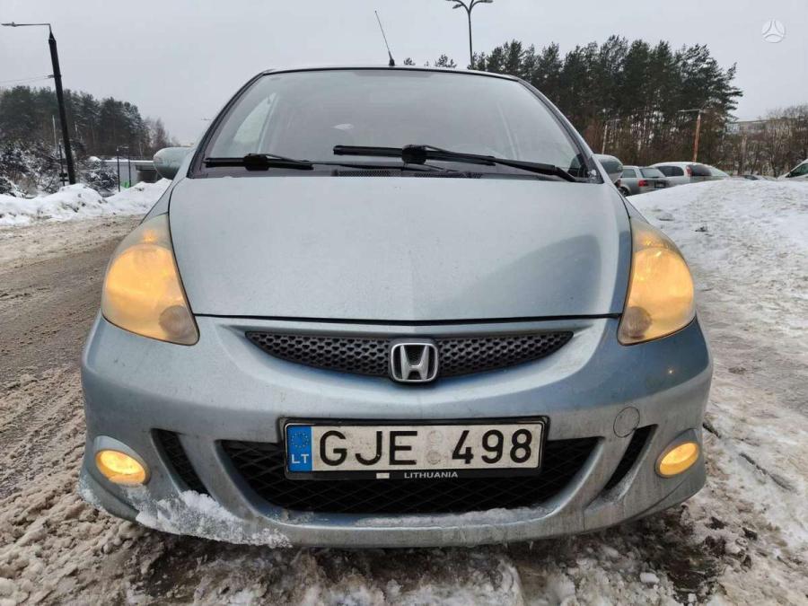 Blue Honda Jazz 2005 in Vilnius, with an engine capacity of 1.34 L and mileage of 277 thousand km for 1200 €, photo 17 on AUTOMOTO.COM.LV