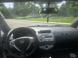 Blue Honda Jazz 2005 in Siauliai, with an engine capacity of 1.30 L and mileage of 250 thousand km for 650 €, photo 9 on AUTOMOTO.COM.LV