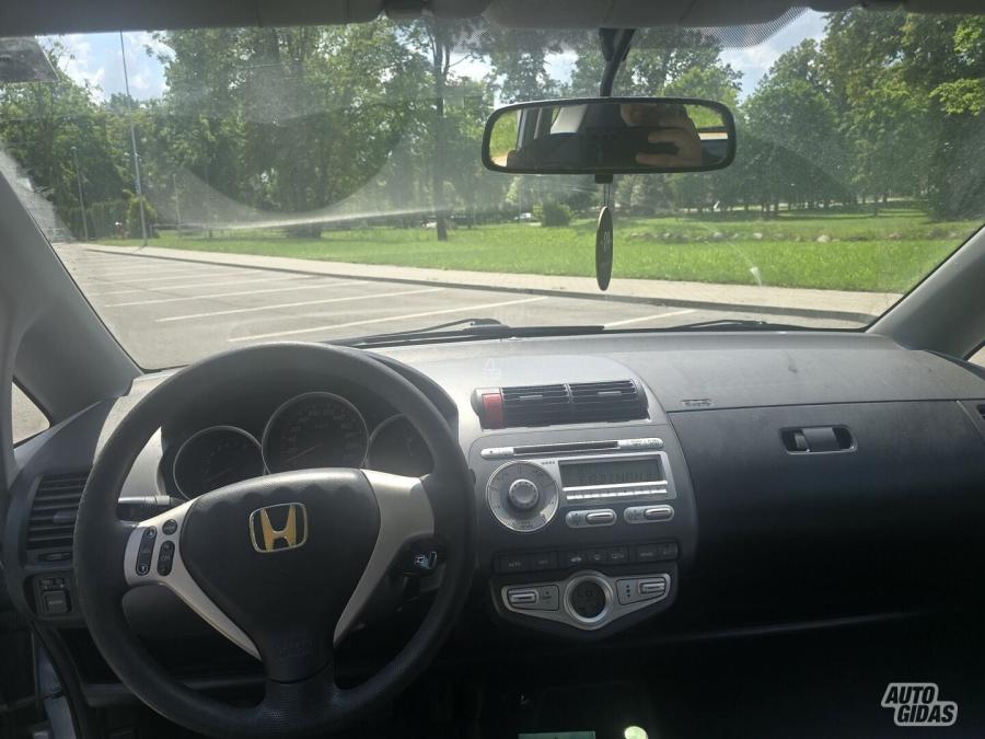 Blue Honda Jazz 2005 in Siauliai, with an engine capacity of 1.30 L and mileage of 250 thousand km for 650 €, photo 9 on AUTOMOTO.COM.LV
