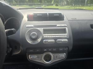 Blue Honda Jazz 2005 in Siauliai, with an engine capacity of 1.30 L and mileage of 250 thousand km for 650 €, photo 10 on AUTOMOTO.COM.LV