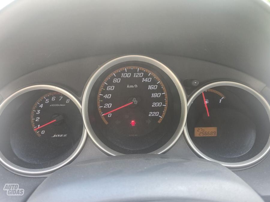 Blue Honda Jazz 2005 in Siauliai, with an engine capacity of 1.30 L and mileage of 250 thousand km for 650 €, photo 11 on AUTOMOTO.COM.LV