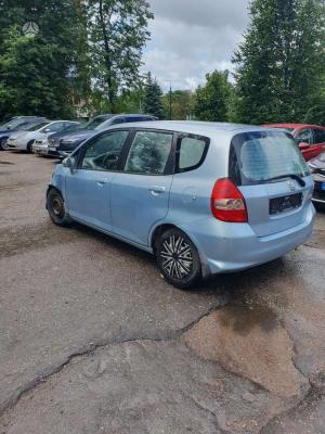 Zils Honda Jazz 2005 Viļņa, ar dzinēja tilpumu 1.40 L un nobraukumu 266 tūkst. km par 1300 €, foto 6 vietnē AUTOMOTO.COM.LV