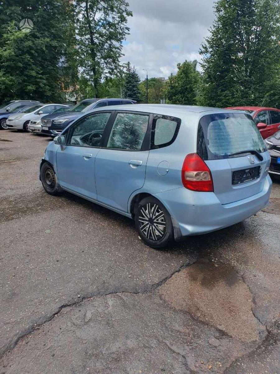 Zils Honda Jazz 2005 Viļņa, ar dzinēja tilpumu 1.40 L un nobraukumu 266 tūkst. km par 1300 €, foto 6 vietnē AUTOMOTO.COM.LV