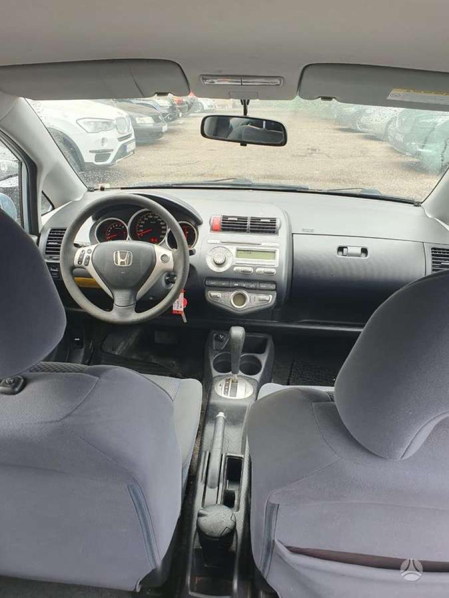 Zils Honda Jazz 2005 Viļņa, ar dzinēja tilpumu 1.40 L un nobraukumu 266 tūkst. km par 1300 €, foto 10 vietnē AUTOMOTO.COM.LV