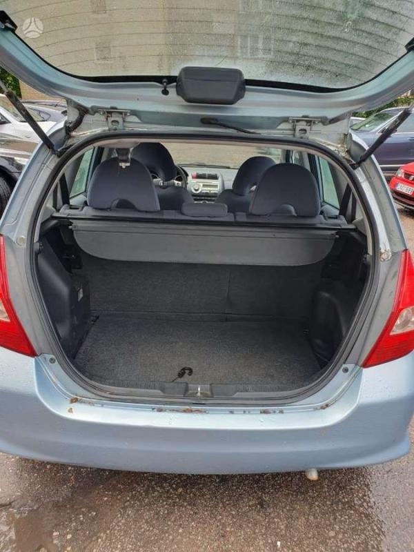 Zils Honda Jazz 2005 Viļņa, ar dzinēja tilpumu 1.40 L un nobraukumu 266 tūkst. km par 1300 €, foto 10 vietnē AUTOMOTO.COM.LV