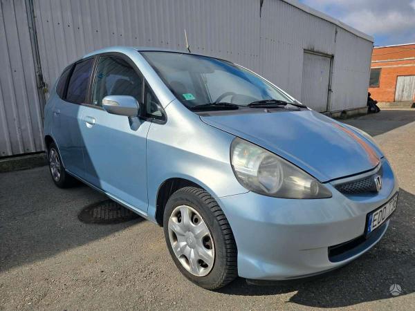 Blue Honda Jazz 2005 in Klaipeda, with an engine capacity of 1.33 L and mileage of 203 thousand km for 2200 €, photo 1 on AUTOMOTO.COM.LV