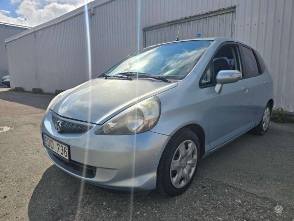 Blue Honda Jazz 2005 in Klaipeda, with an engine capacity of 1.33 L and mileage of 203 thousand km for 2200 €, photo 3 on AUTOMOTO.COM.LV