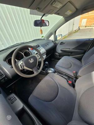 Blue Honda Jazz 2005 in Klaipeda, with an engine capacity of 1.33 L and mileage of 203 thousand km for 2200 €, photo 6 on AUTOMOTO.COM.LV