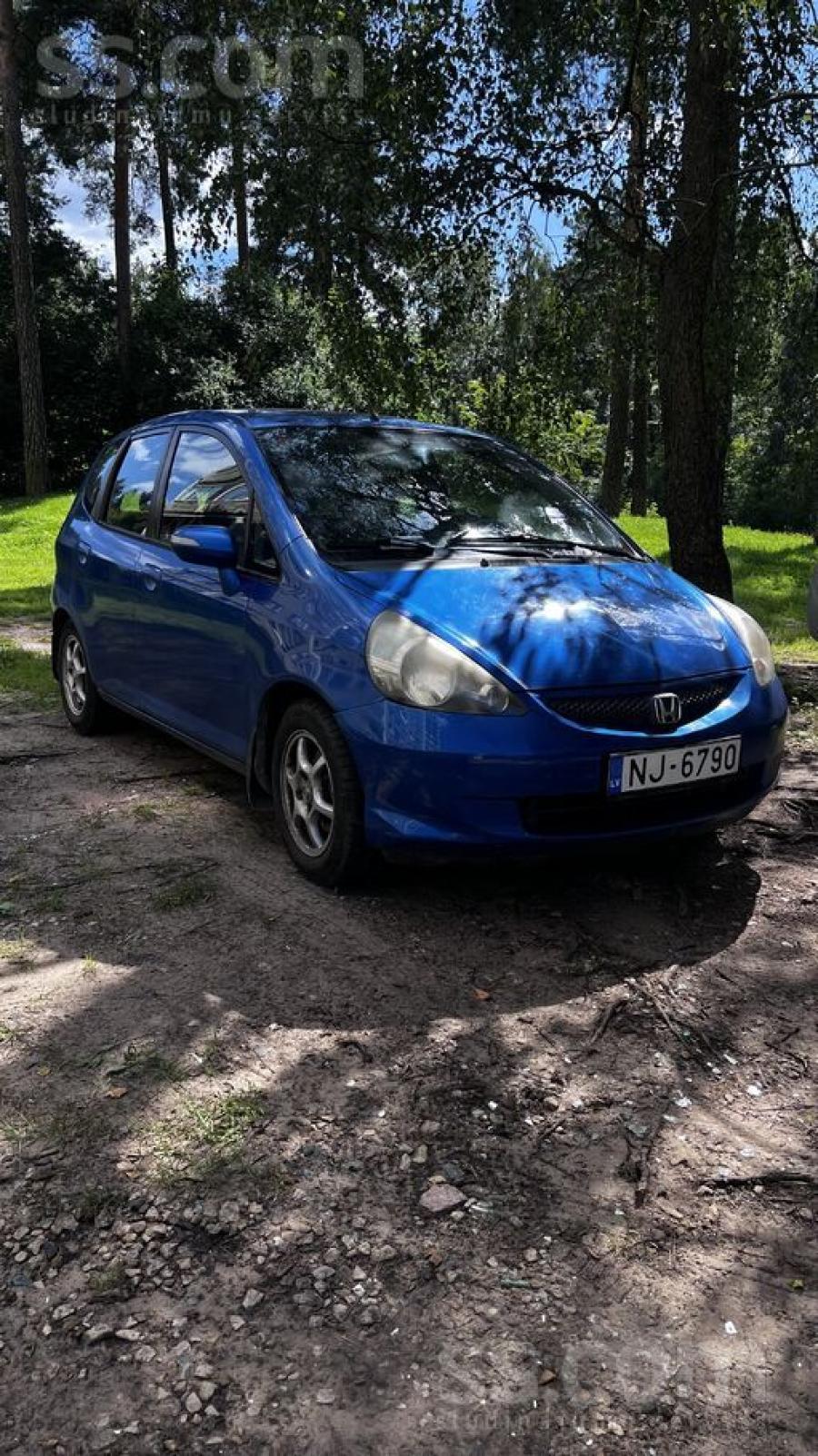 Blue Honda Jazz 2005 in Riga, with an engine capacity of 1.30 L and mileage of 203 thousand km for 2350 €, photo 1 on AUTOMOTO.COM.LV