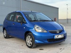 Blue Honda Jazz 2005 in Vilnius, with an engine capacity of 1.25 L and mileage of 150 thousand km for 2200 €, photo  on AUTOMOTO.COM.LV