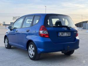 Blue Honda Jazz 2005 in Vilnius, with an engine capacity of 1.25 L and mileage of 150 thousand km for 2200 €, photo 6 on AUTOMOTO.COM.LV