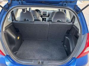 Blue Honda Jazz 2005 in Vilnius, with an engine capacity of 1.25 L and mileage of 150 thousand km for 2200 €, photo 13 on AUTOMOTO.COM.LV