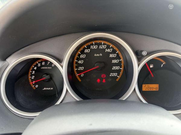Blue Honda Jazz 2005 in Vilnius, with an engine capacity of 1.34 L and mileage of 210 thousand km for 1500 €, photo 2 on AUTOMOTO.COM.LV